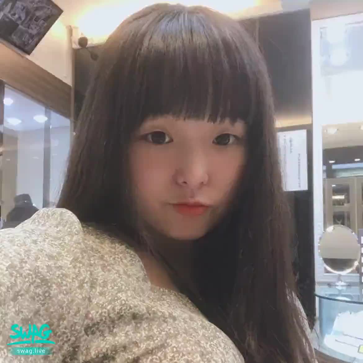 晚安🥰如果你想要認識我可以跟我說你的基本資料🤣這樣會比較快有進一步的發展哈哈哈哈 Swag