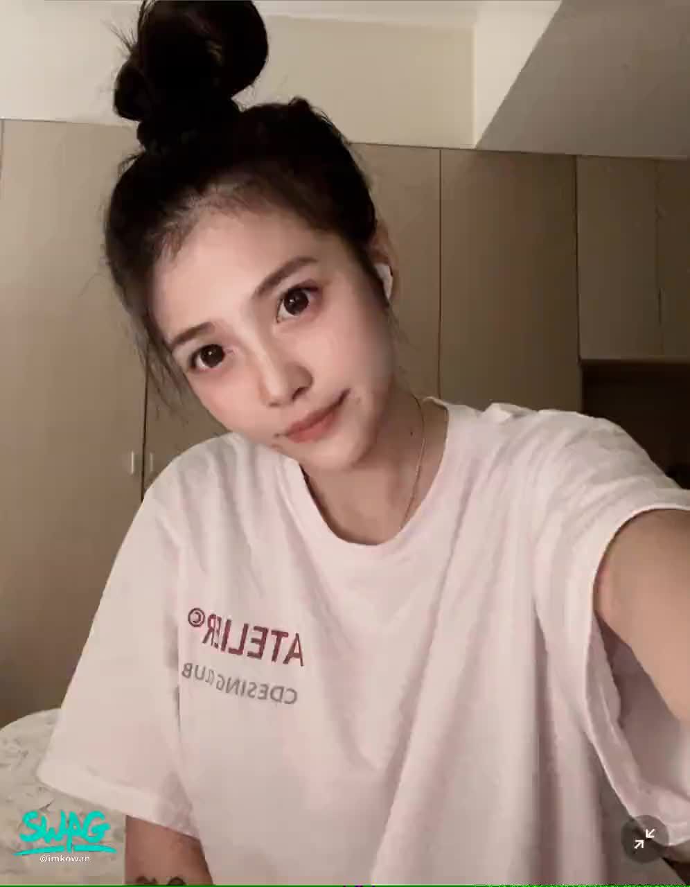 有訂閱我的趕快私訊找我領新長片《ktv 實戰內射》因為裡面有音樂版權問題 所以沒有上傳 有訂閱我的可以私訊找我拿 再多送一部私藏長片💜 Swag