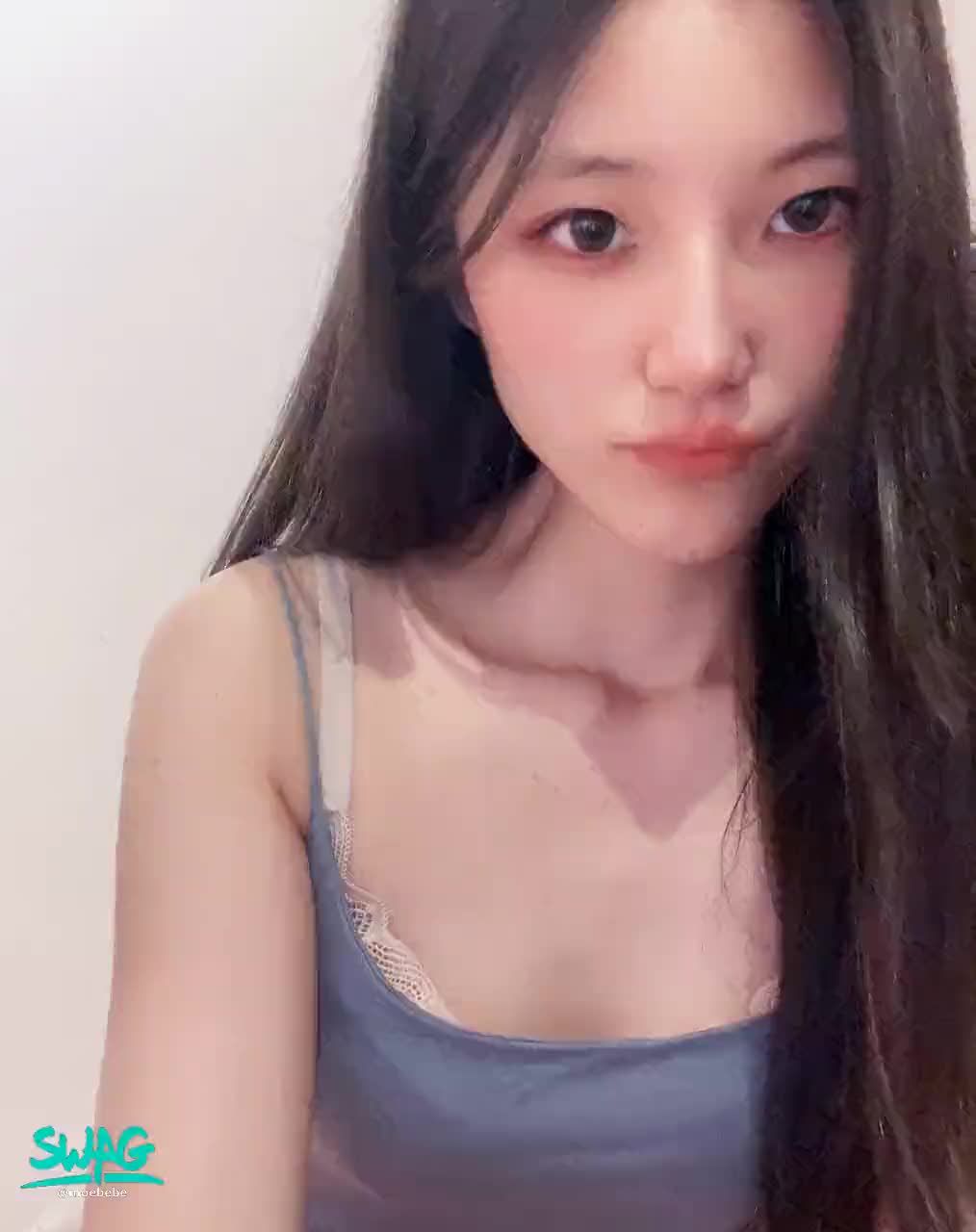 謝謝今天來直播間支持moe的每位哥哥💜😘記得私訊領福利片喔~ Swag