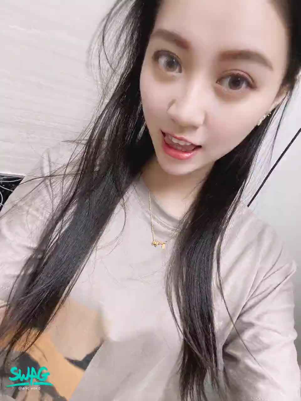 可愛的螞蟻 下午2點都會跟大家相見😜😜有空記得來疼愛螞蟻一下唷😙😙 Swag