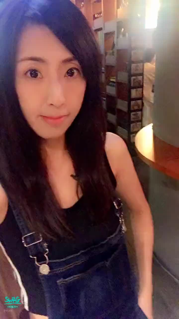 下雨的天氣需要我的溫暖嗎？我一直都在唷！ ️ Swag
