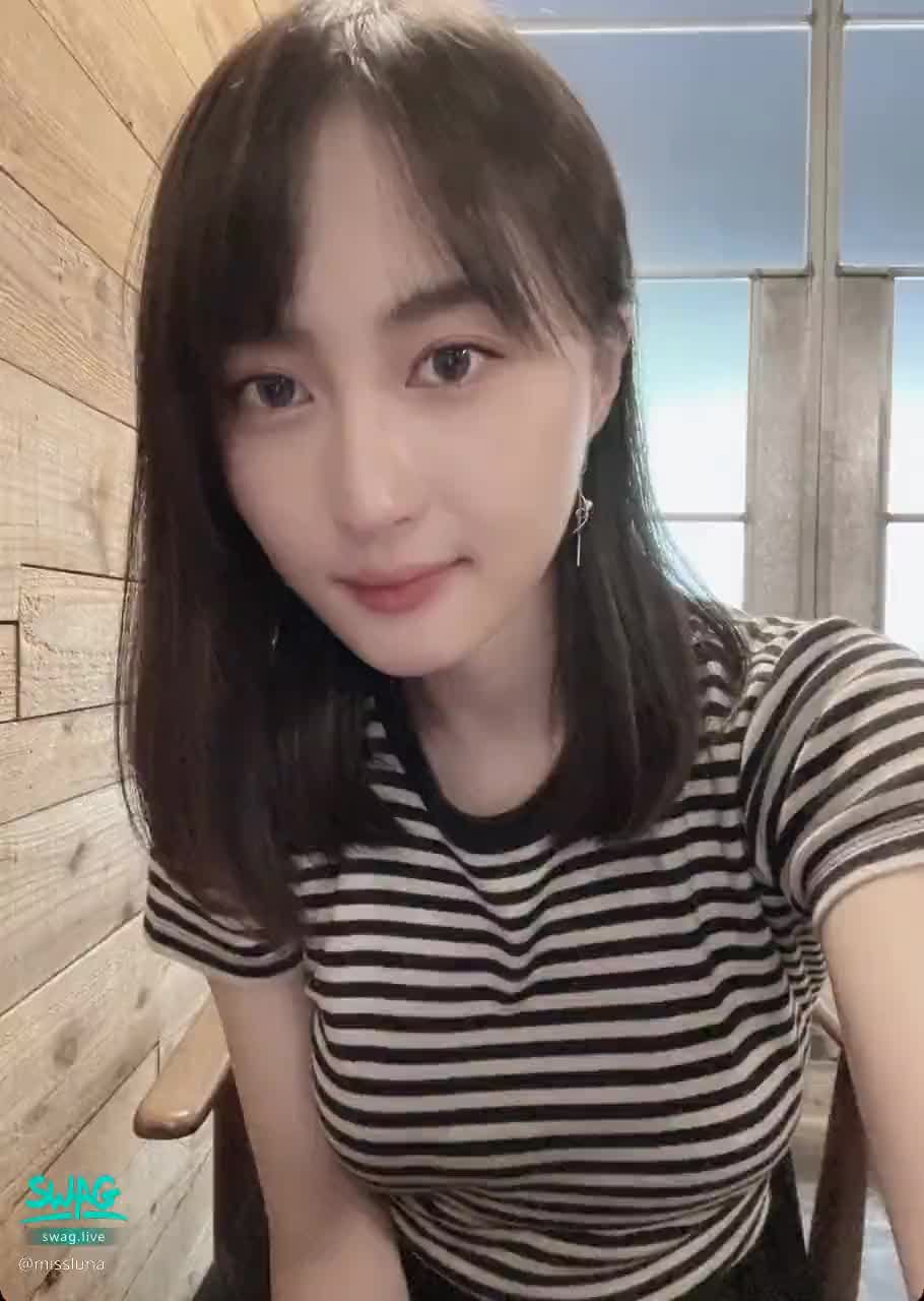 怎麼一天到晚都在下雨，只有咖啡陪伴我☕️ Swag