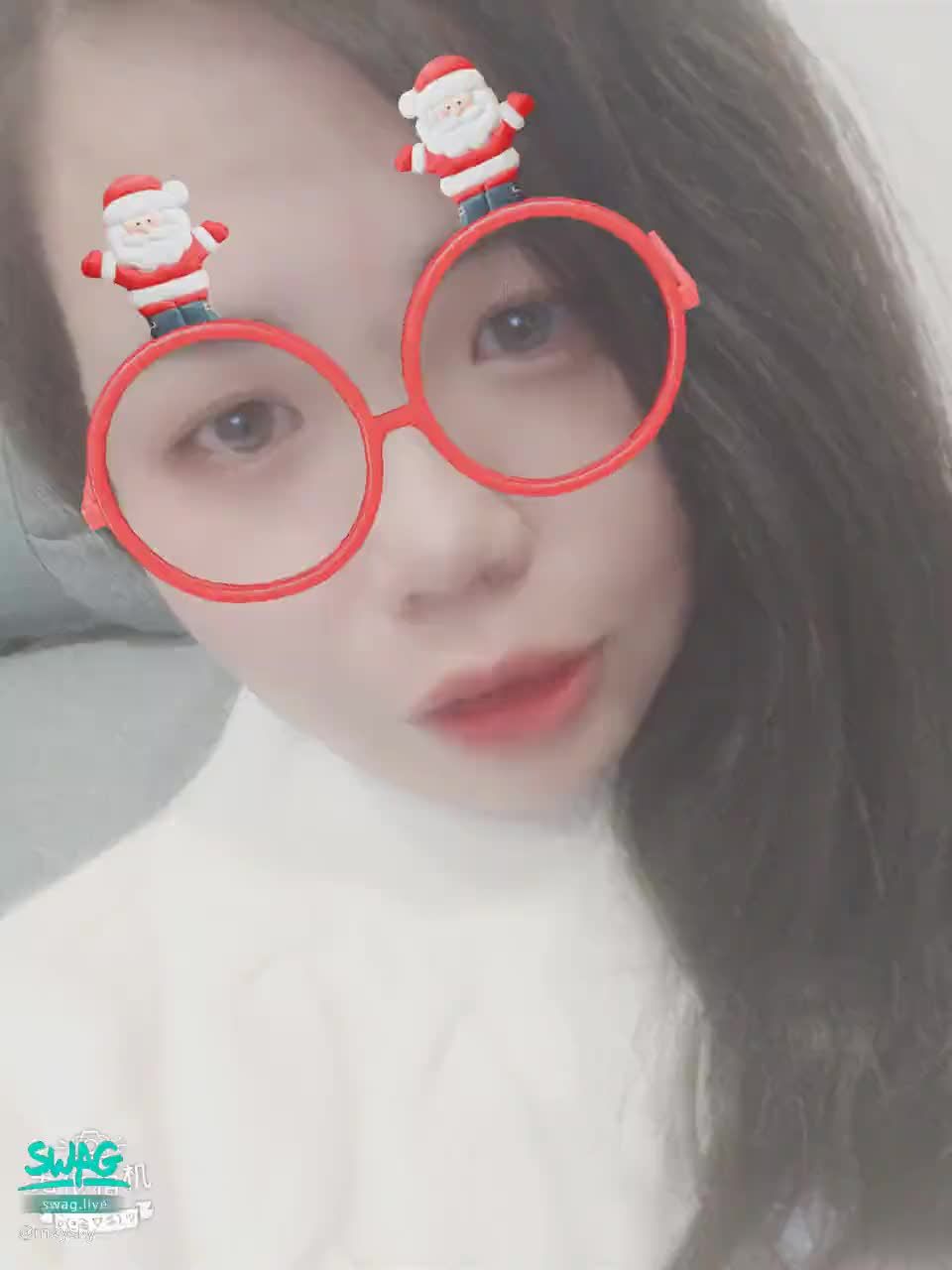 今天晚上開播，哥哥會來陪我過聖誕節跟慶祝生日嗎？🙈 Swag