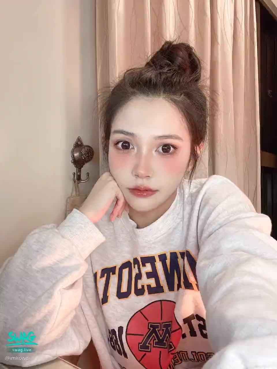 10個棒棒口紅」可以拿165部影片～月中就改回20個才送影片了 趕快趁現在丟喔😝😝😝 Swag