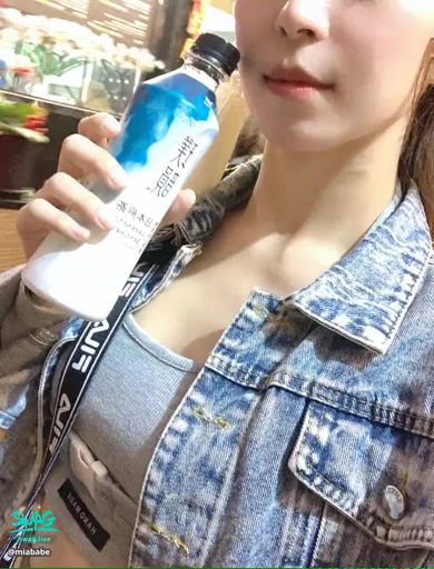 去7仔吃個宵夜拿瓶包裝美美的煎茶喝回飯店休息啦🥰晚安喲哥哥們♥️♥️喜歡台灣冷冷的天氣,冰涼的風撲面而來心情也跟著開朗起來😊😊好爽好爽🫶🏼🫶