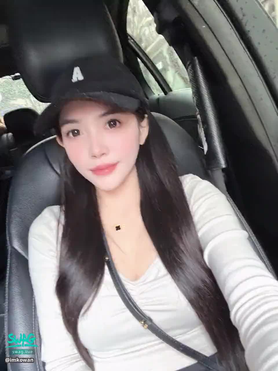 訊息今晚會全數回覆完 💜 還要影片的可以丟 1個優雅旗袍拿ktv實戰長片 Swag