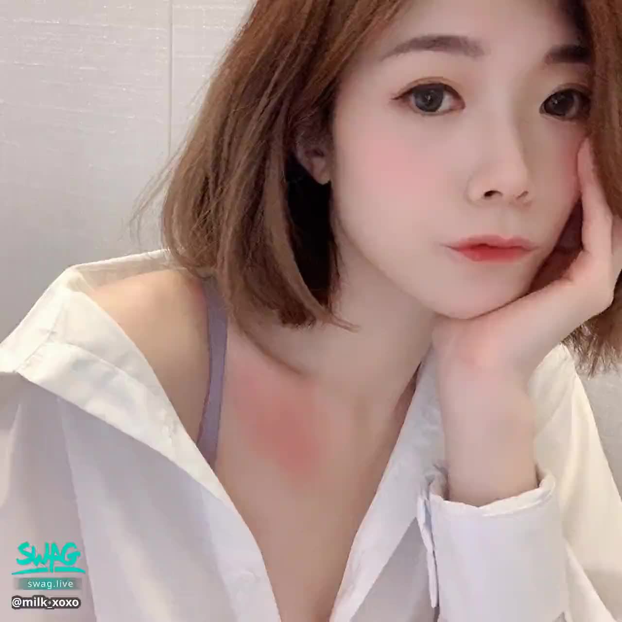今天晚上喵可會上播 Babe哥要來看我喔～ Swag