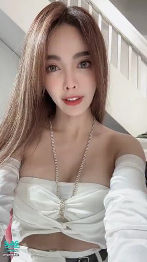 ☑️新粉追蹤 私我三個💄棒棒口紅🎁可得新粉禮 Swag