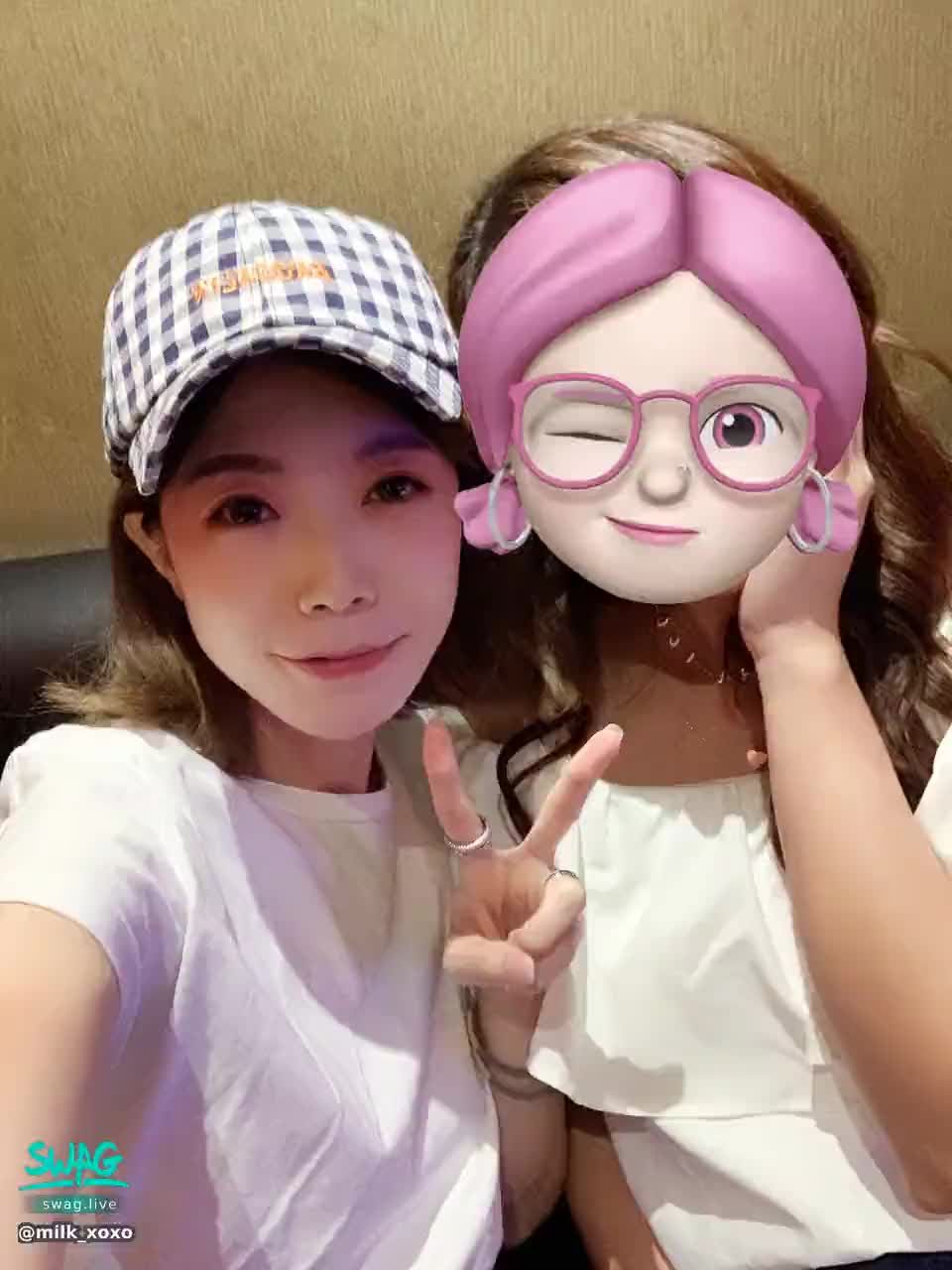 喵可和朋友吃完飯 續攤去唱歌了🤣今天停播一天 Swag