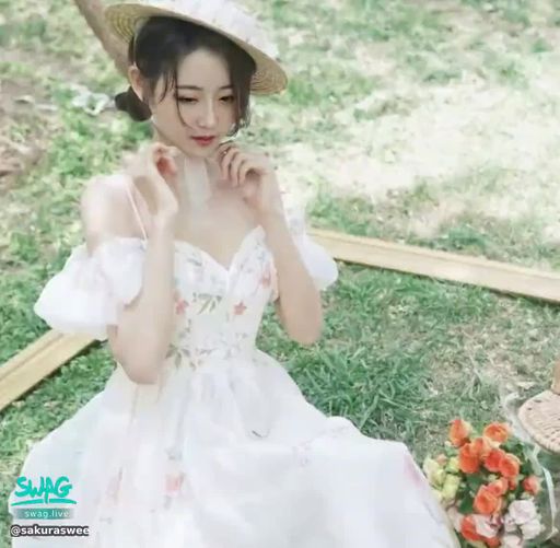 昨天下午出門淋到雨感冒了,今天晚上422(六)晚上直播休息一天喔🥺🥺,我要去治好我可達鴨的聲音😭 Swag