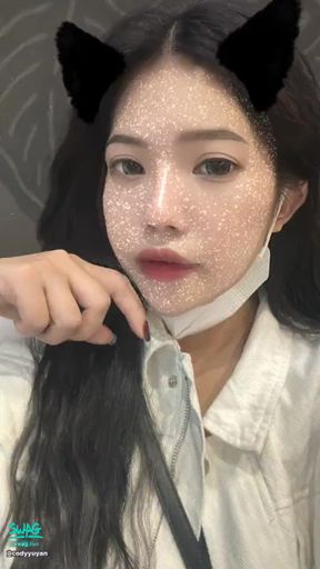 底下👇🔥露臉三點全露🔥通通解鎖按讚私訊領獎勵~ ️ Swag
