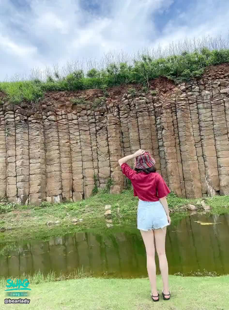 要跟我出去玩嗎 ️我們可以去踏踏青 玩玩水💦 Swag