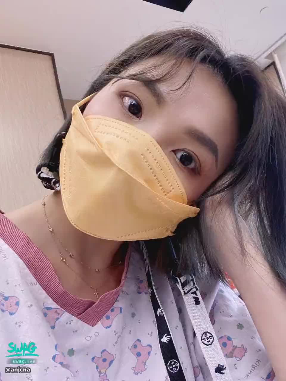 Babe各位 ️我預計半小時後開播呦～有沒有寶寶要來陪我😅😅 Swag