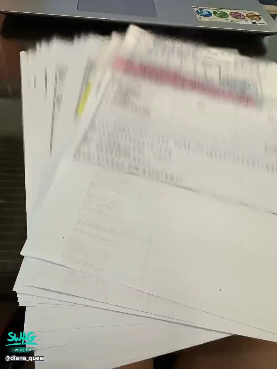 月底跟月初就要處理滿滿的帳單 好累😭babe可以來幫我按摩一下，消除疲勞嗎🥺 Swag