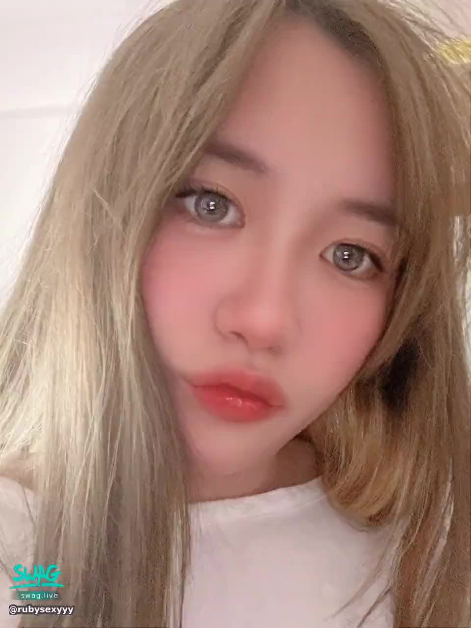 同事姐姐幫我畫的妝 ️反差好大喔🤭不知道 Babe 喜歡平常的我還是化妝的我？私訊告訴菈菈🥰 Swag