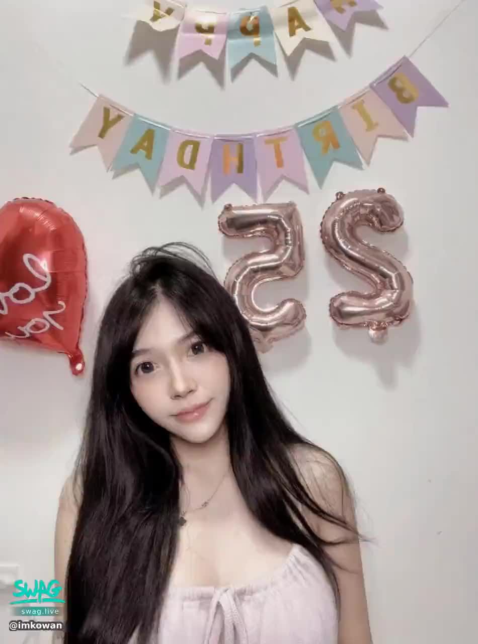 整個六月都是生日🎂私訊跟灣灣說生日快樂 可以領10部私藏片💗💗🎀 Swag