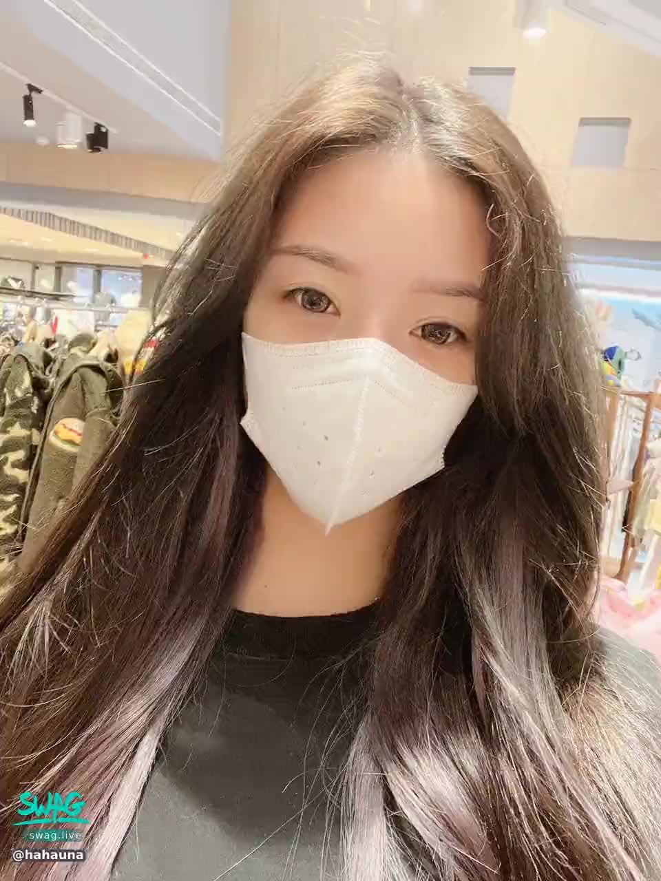 下面去唱歌玩到噴水的影片記得通通解鎖按讚私訊領福利喔 ️ Swag