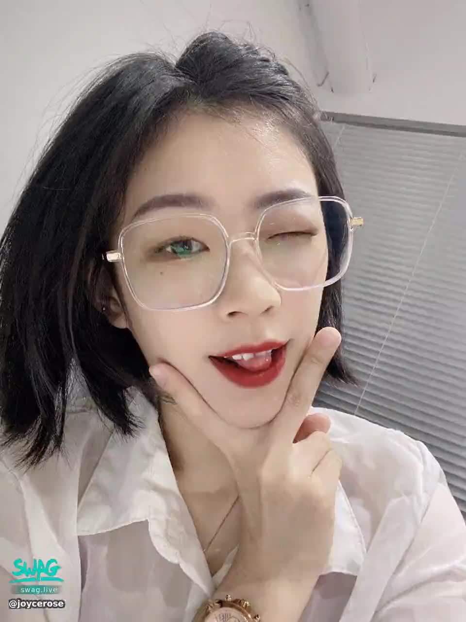 愛笑的女孩子運氣應該都不會太差吧？🥺🥺 Swag