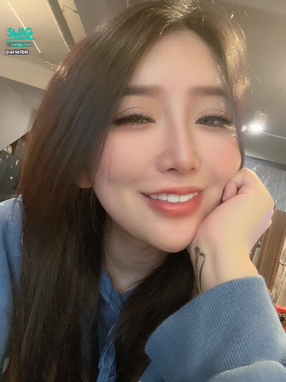 今晚有24小時不斷電直播耶🤣雖然沒參加直播，但是我的新片上架也很好看哦！拜託寶貝解鎖看看，沒射你來跟我說👉🏻 Swag