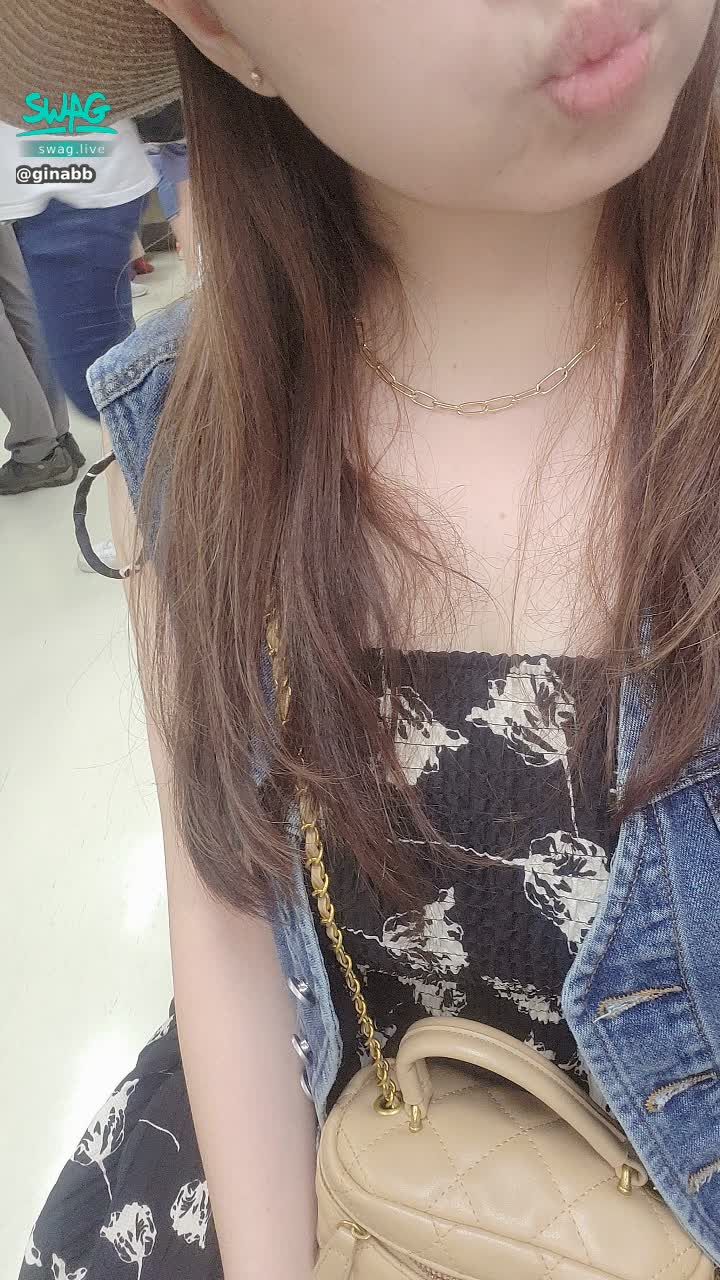 討厭下雨😭😭😭 Swag
