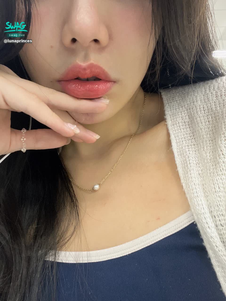 Luna ♡ 晚安囉🌟🌟希望你今天夢到露娜⋯😳😳 Swag