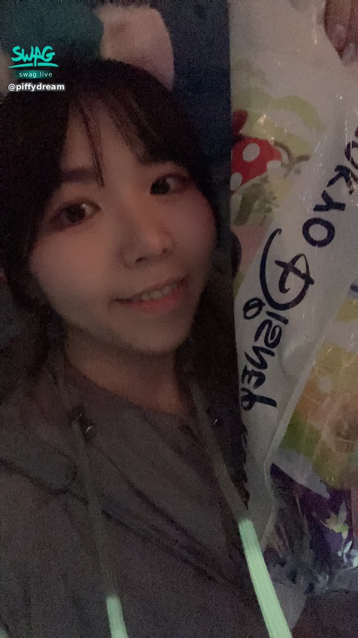 ⭐️限定抽獎⭐️只要15顆紫黑鑽即可獲得東京迪士尼伴手禮抽獎機會💖babe第一名是台北面交唷！哥哥把握機會抽起來 Swag
