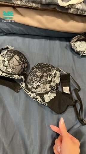 明天上傳穿這套內衣的限動影片💜 Swag