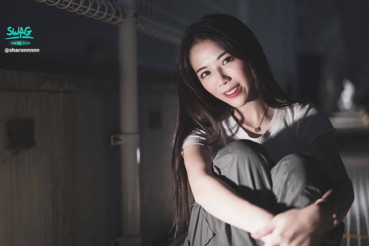 🐻預告🐻今晚10點開播💕假日是不是就可以晚睡了⋯😈 Swag