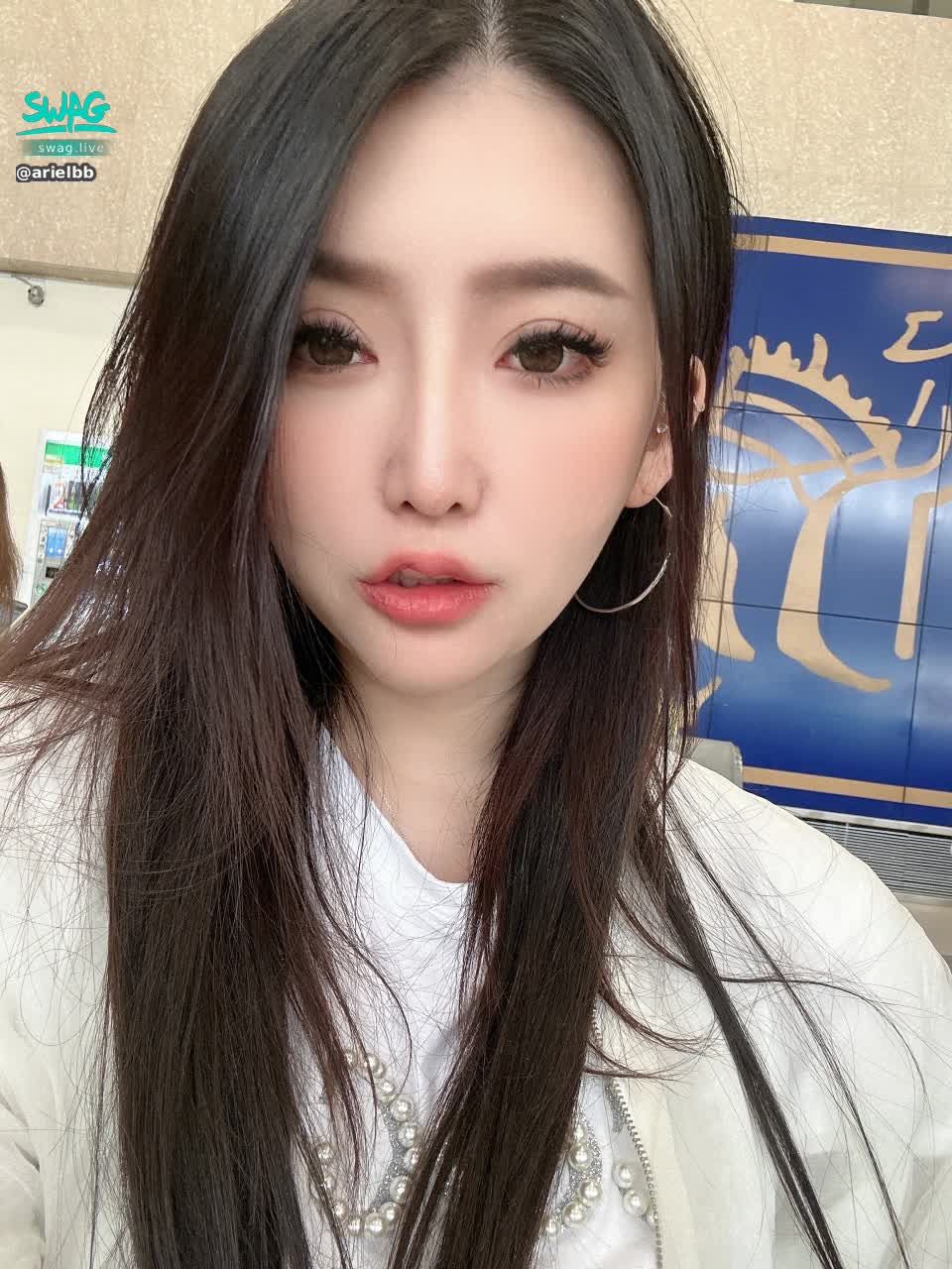 今晚有24小時不斷電直播耶🤣雖然沒參加直播，但是我的新片上架也很好看哦！拜託寶貝解鎖看看，沒射你來跟我說👉🏻 Swag
