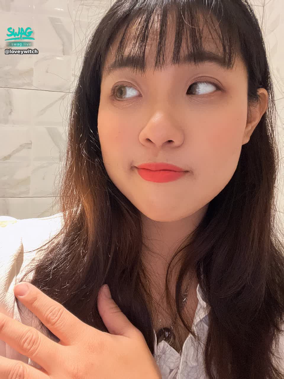 今天早上開會都是男老闆，腦海中突然出現多人運動的畫面😆😆，真害羞🙈 Swag