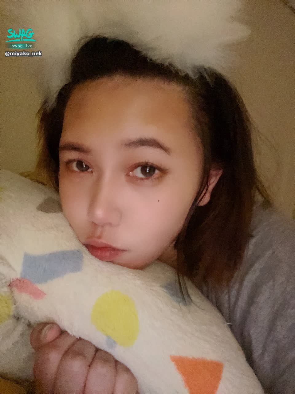 抱歉讓你失望了😭在網咖恐慌發作，所以提早下播了！明天見 ️ Swag