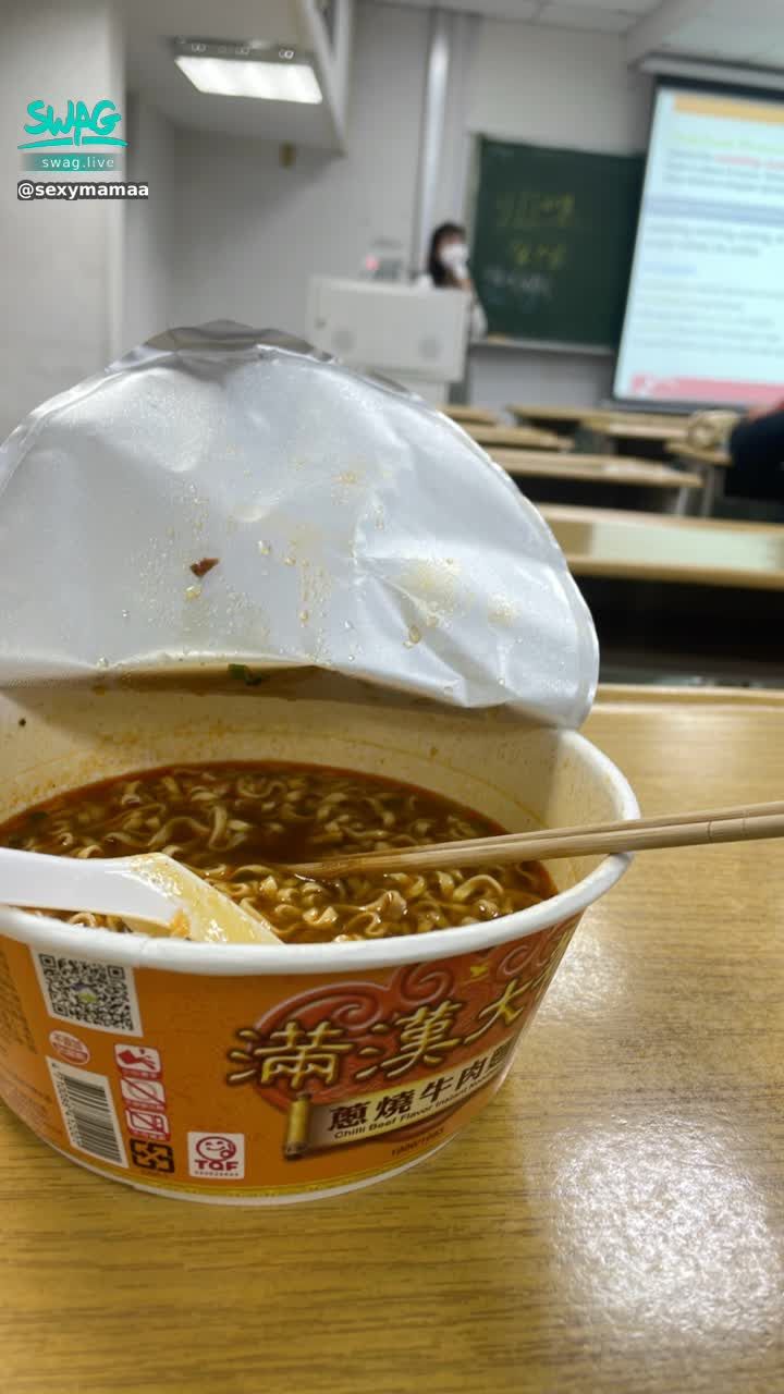 冷冷的天氣跟咩咩一起來碗暖呼呼的滿漢吧～🥰 Swag