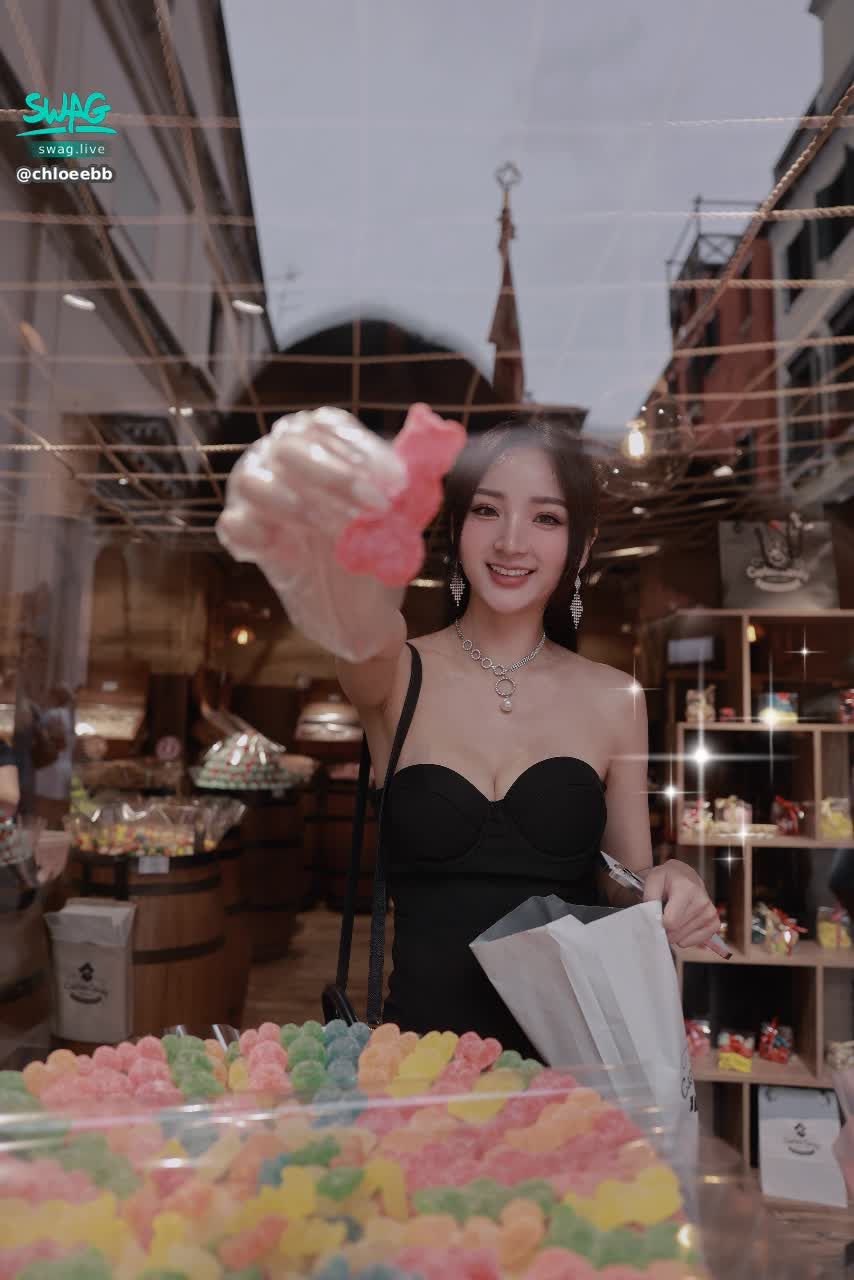 晚上八點開始（私訊跟直播上活動福利是分開計算的的唷） Swag