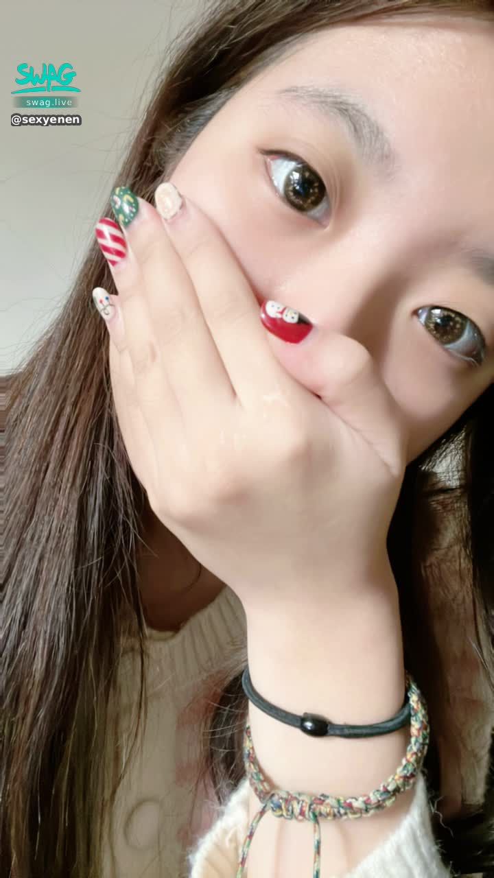 ⚠️⚠️公告 公告⚠️⚠️等等1430要開直播囉～～吃飽的寶寶們一起來玩囉😚😚沒吃飽的戴著飯來陪🤤 Swag